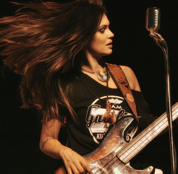 Julia Lage - Criaturas Salvajes